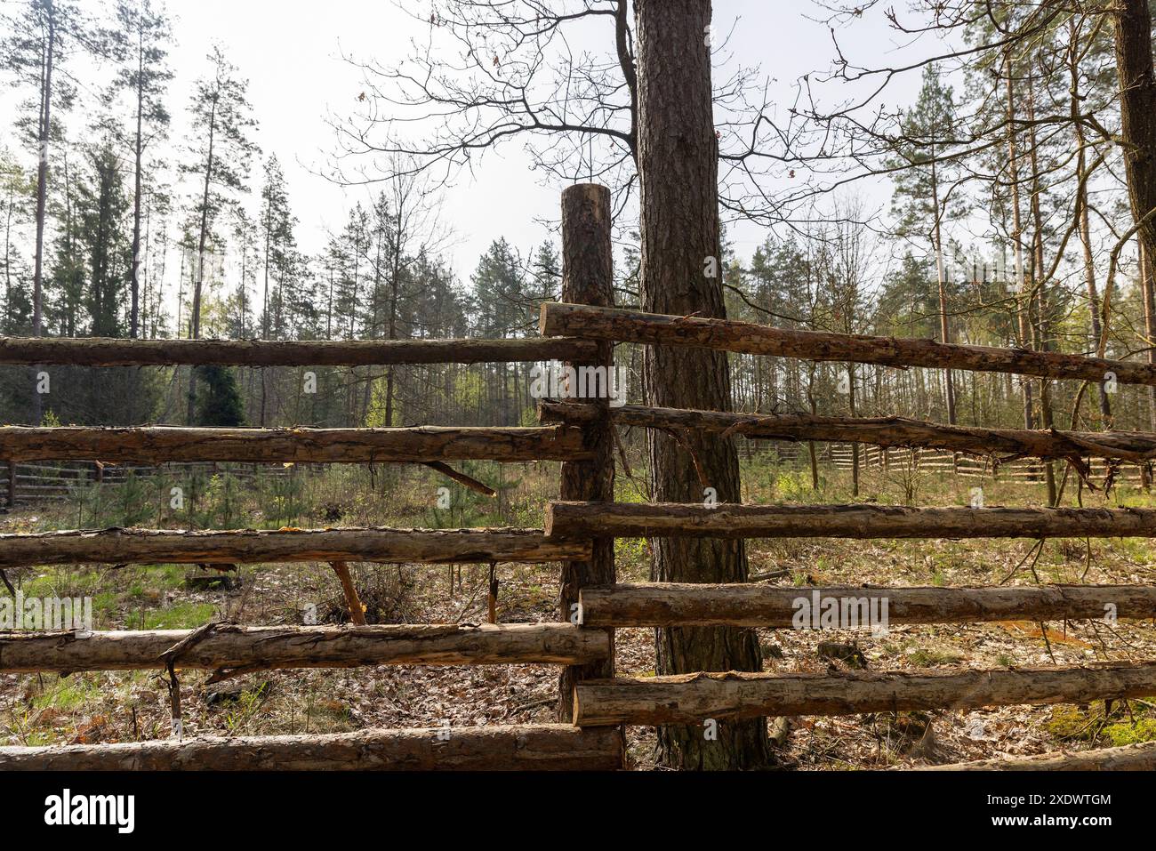 Simple wooden fence hi-res stock photography and images - Alamy