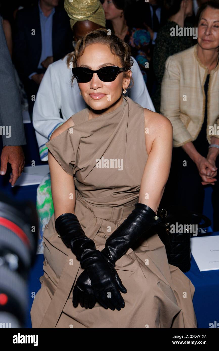 Paris, Frankreich. 24th June, 2024. Jennifer Lopez attends CHRISTIAN ...