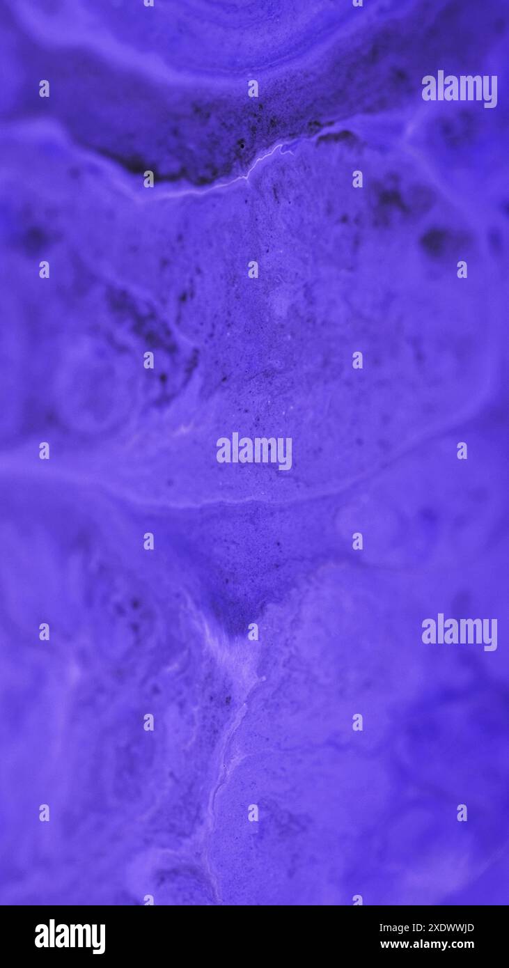Pigment spill oil fluid color hi-res stock photography and images - Alamy