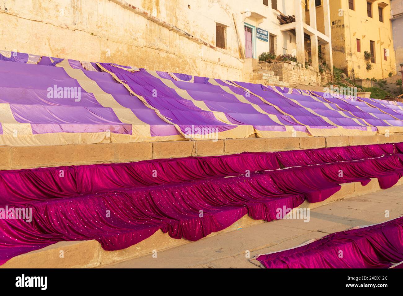 Ghat steps hi-res stock photography and images - Alamy