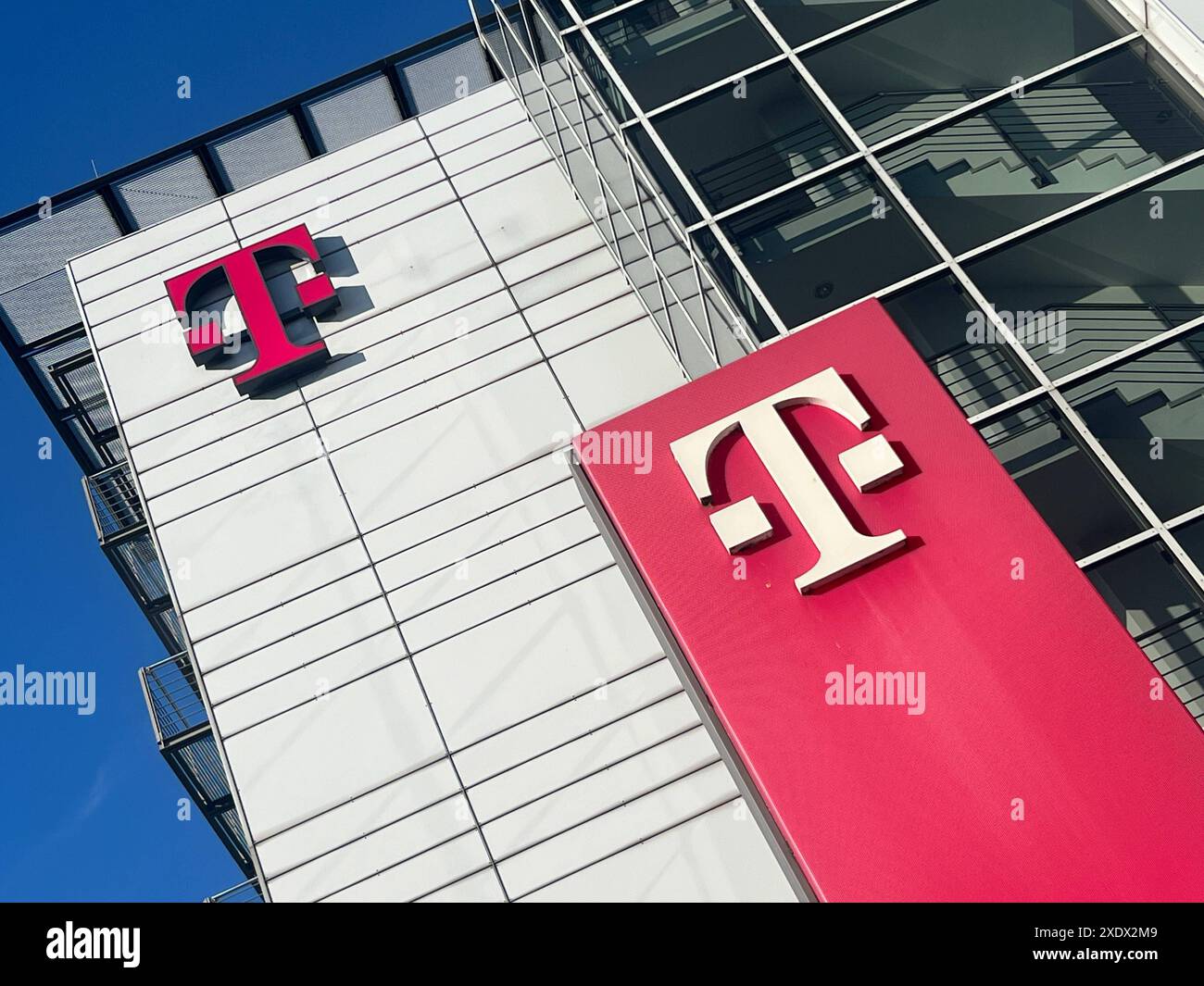 Außenwerbung Logo Telekom *** Outdoor advertising Telekom logo ...