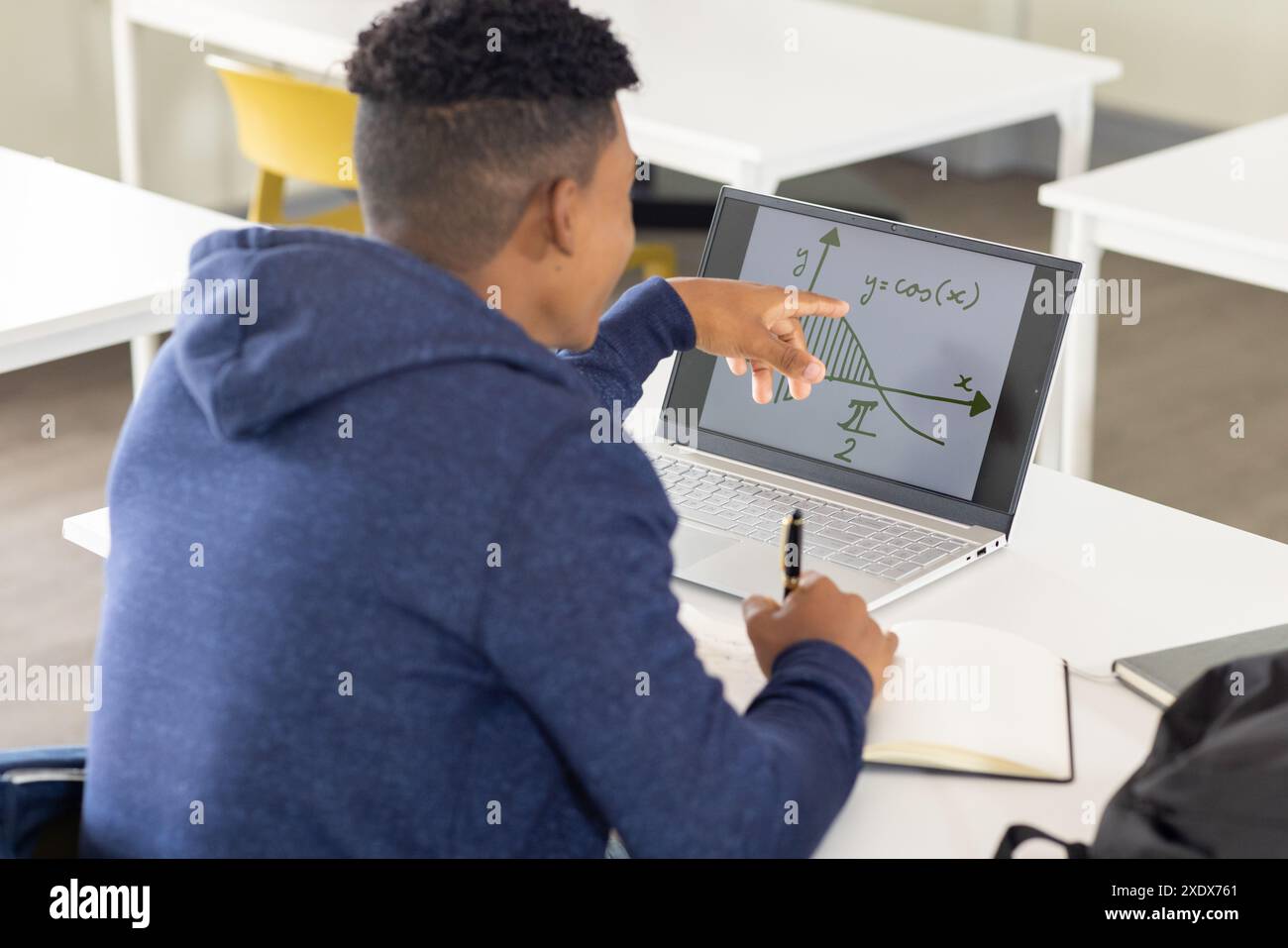 Student chart graph classroom hi-res stock photography and images - Alamy