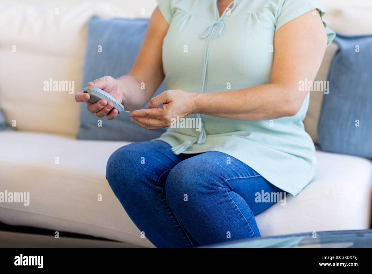 Handheld device hi-res stock photography and images - Alamy