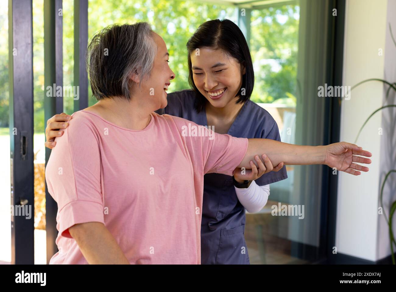 Assisting senior woman arm hi-res stock photography and images - Alamy
