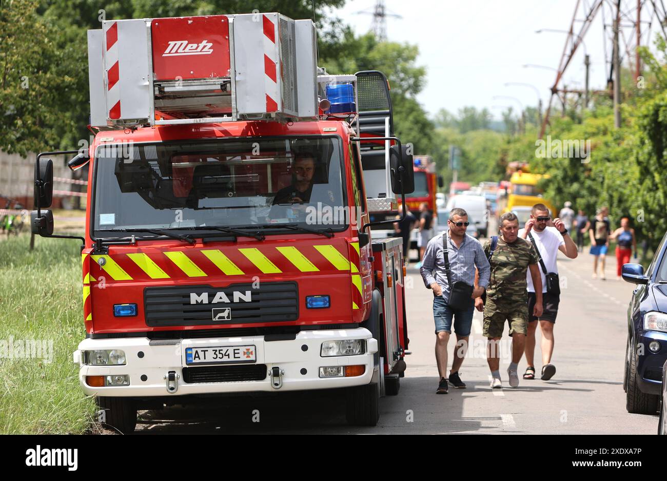 Non Exclusive: IVANO-FRANKIVSK, UKRAINE - JUNE 22. 2024 - People walk ...