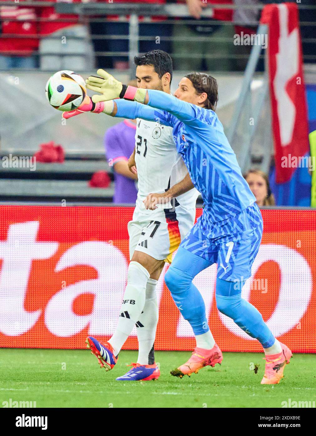 Yann SOMMER, SUI 1, Ilkay Guendogan, DFB 21 in the group A stage match GERMANY, Switzerland ...