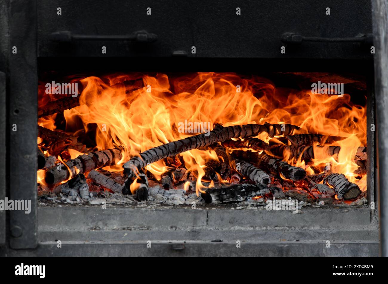 Draft fireplace hi-res stock photography and images - Alamy