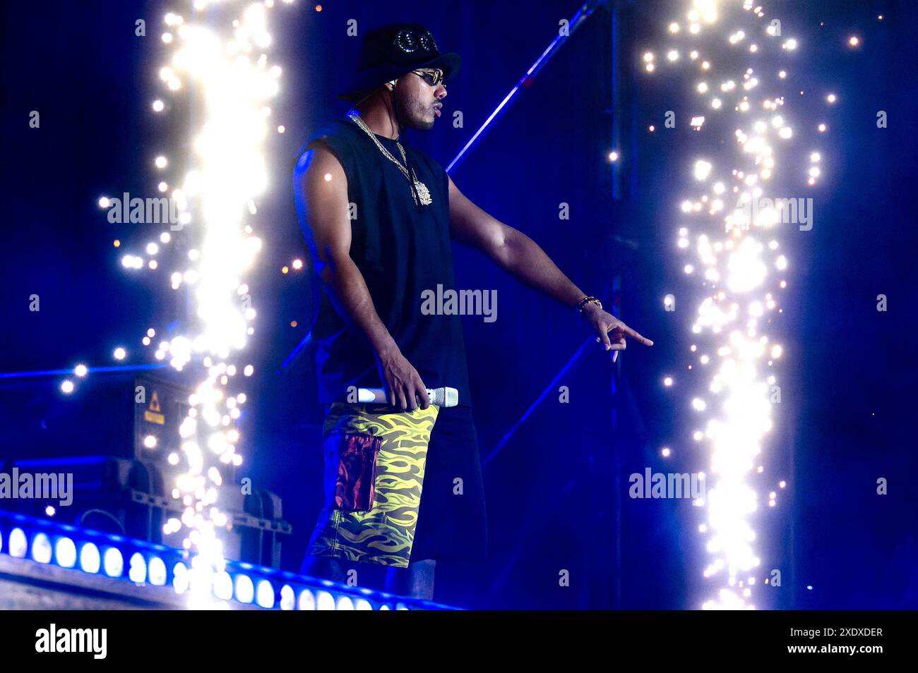 Myke Towers live bei einem Konzert im Recinto Ferial. Torrejon de Ardoz ...