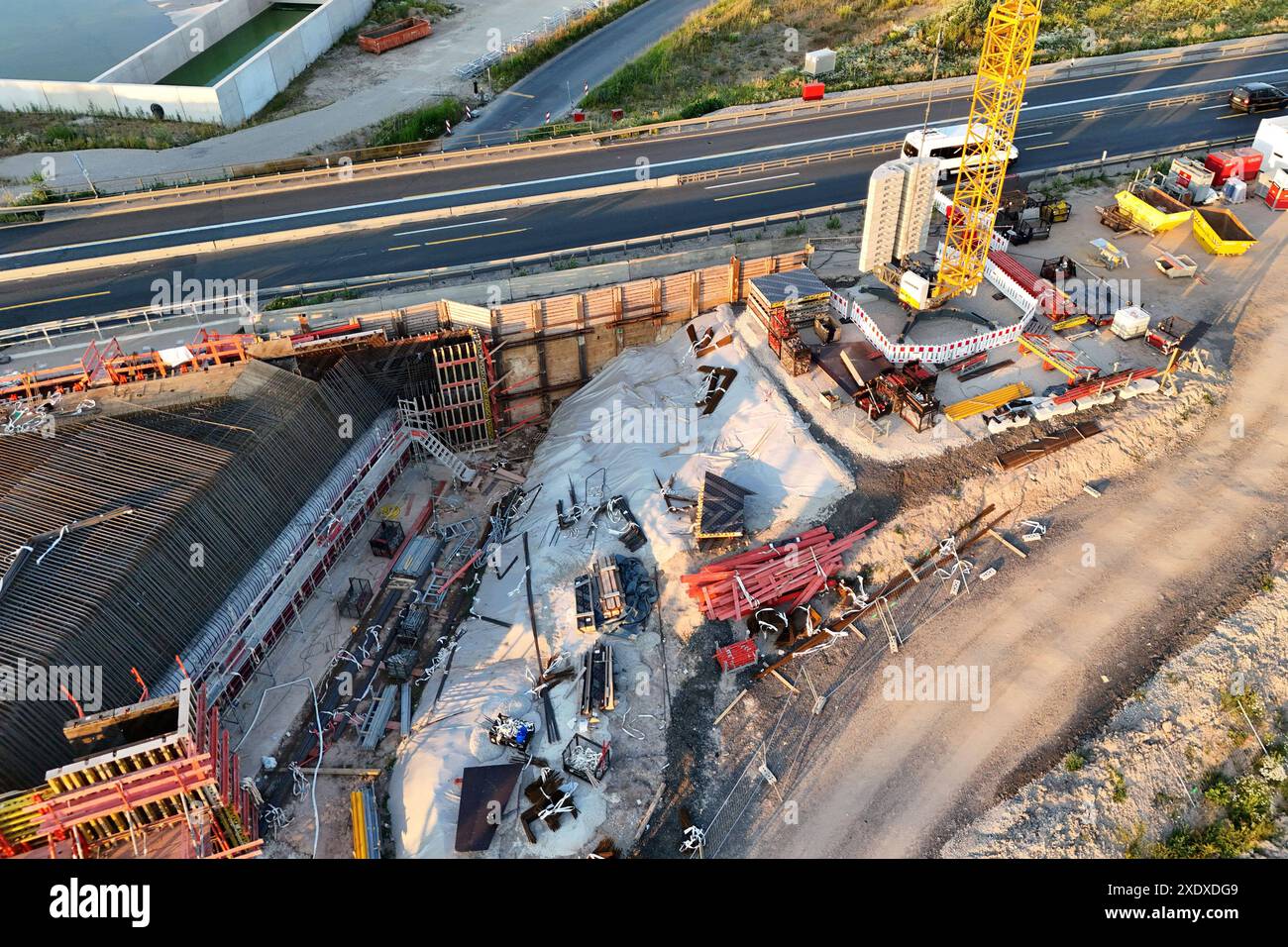 Baustelle einer Bruecke ueber die Autobahn A3 bei Erlangen Bayern ...