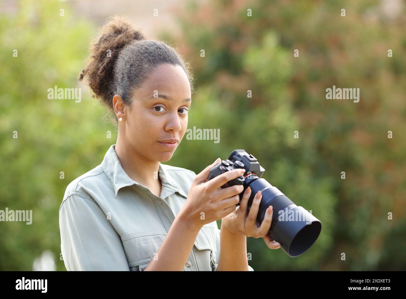 Female photographer ethnic hi-res stock photography and images - Alamy