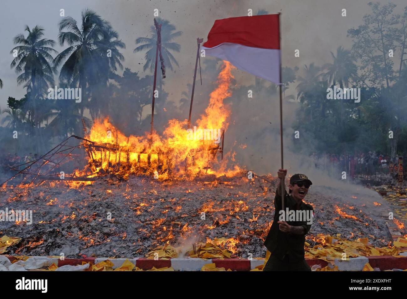 June 22, 2024: RIAU, INDONESIA - JUNE 22, 2024: Chinese people celebrate the barge burning ...