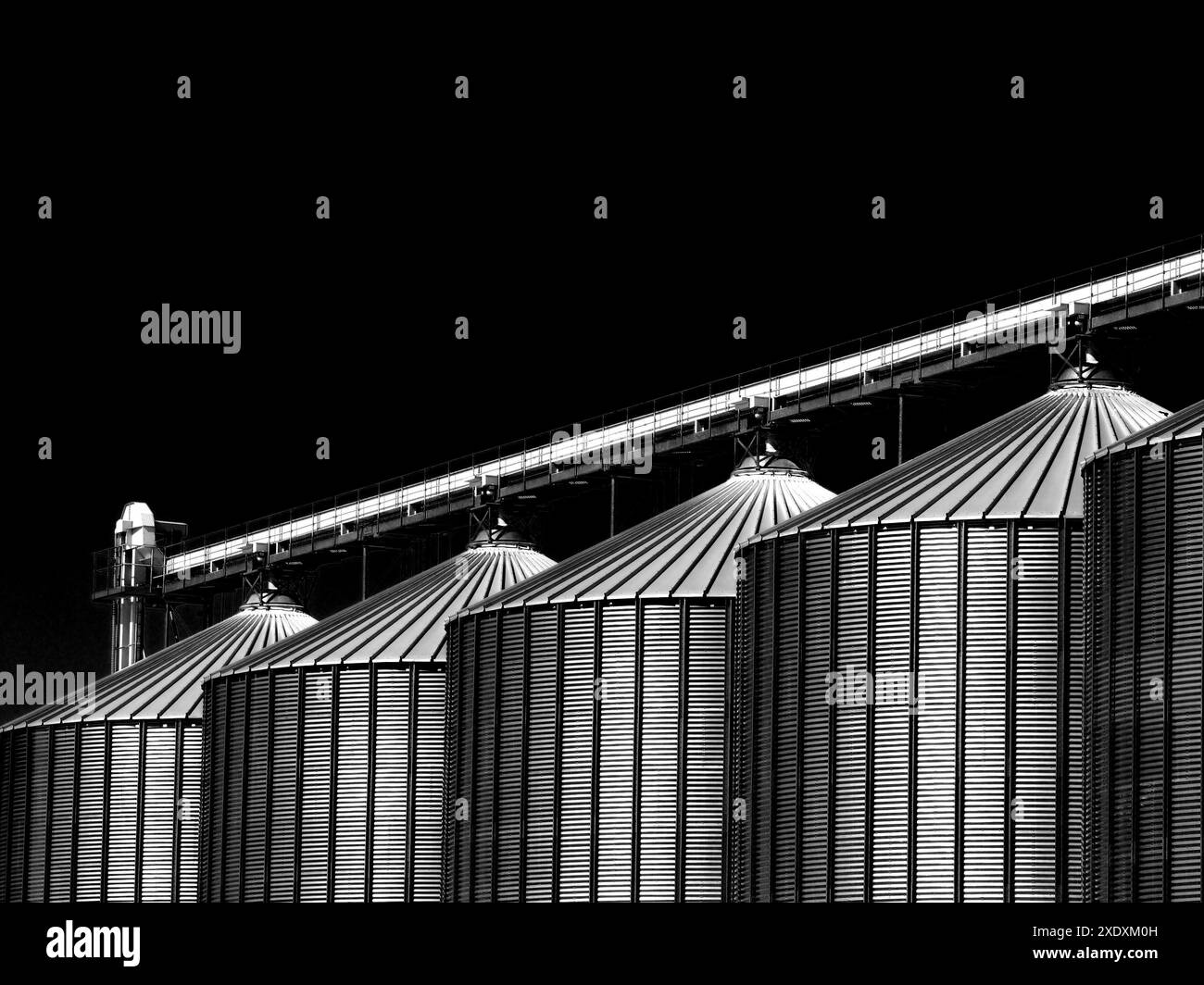 Silos building Black and White Stock Photos & Images - Alamy