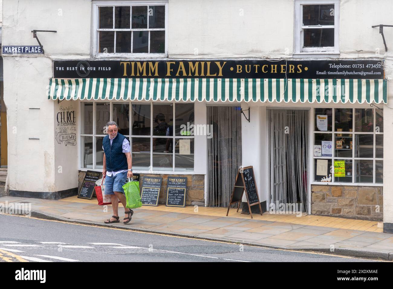 Family butchers hi-res stock photography and images - Alamy