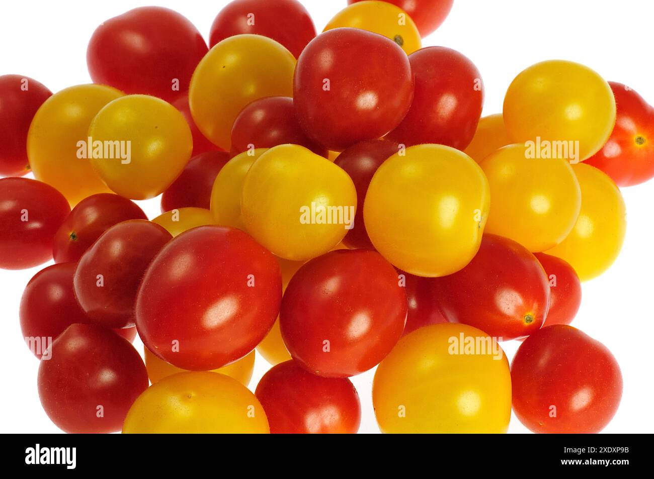 Kirschtomate essen hi-res stock photography and images - Alamy