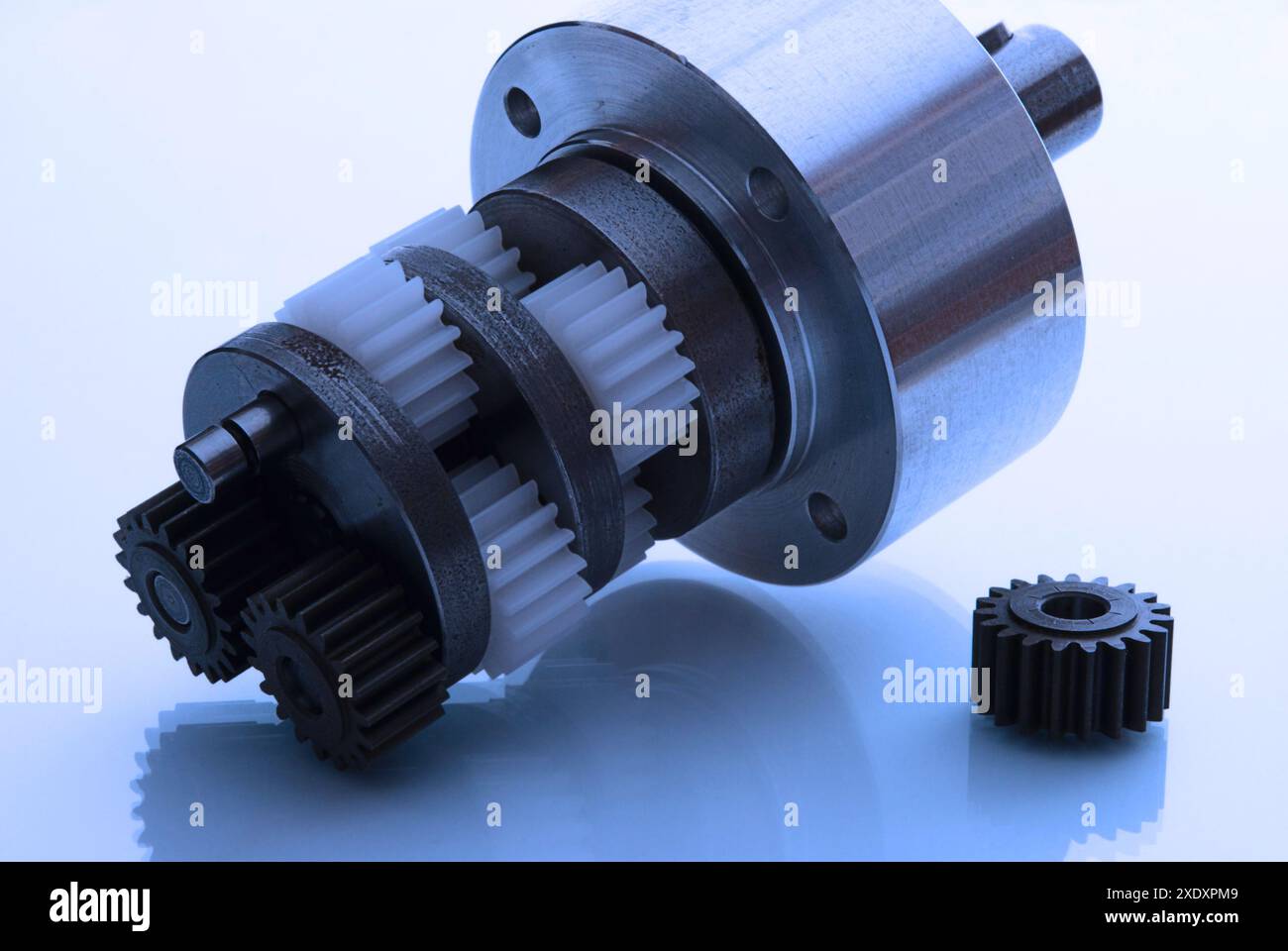 Planetary gear hi-res stock photography and images - Alamy