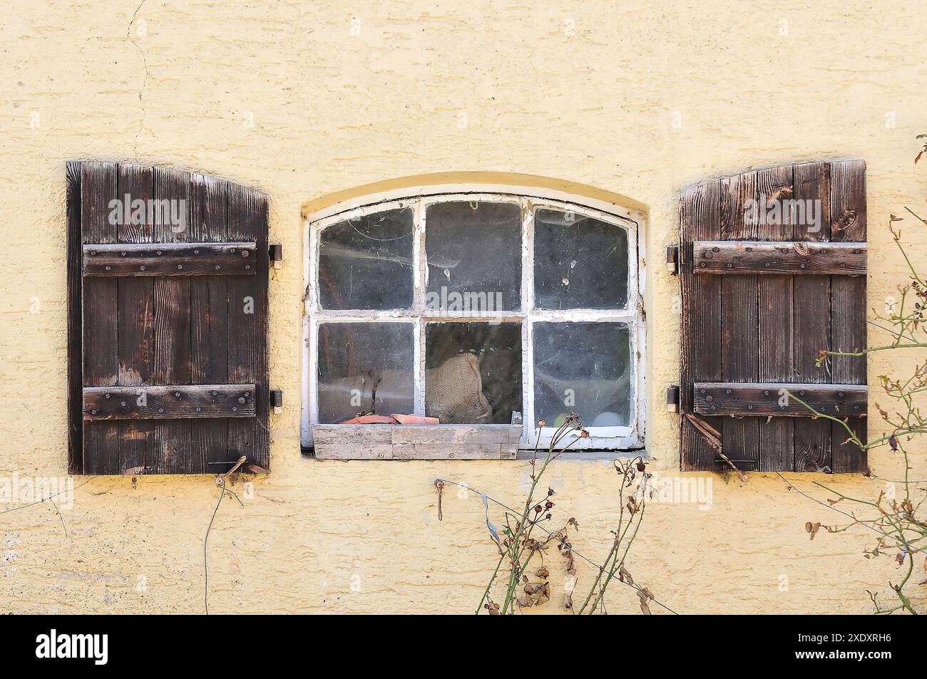 Brick stable hi-res stock photography and images - Alamy