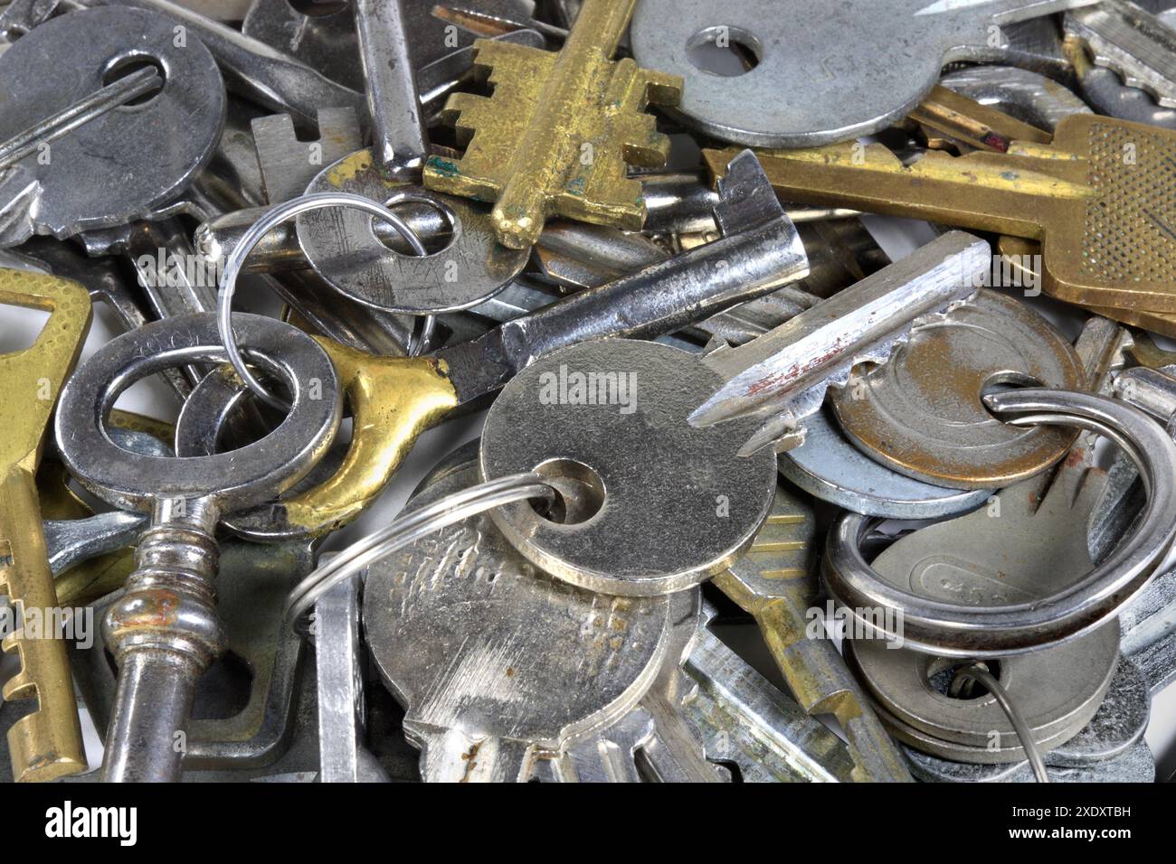 Mass of keys hi-res stock photography and images - Alamy