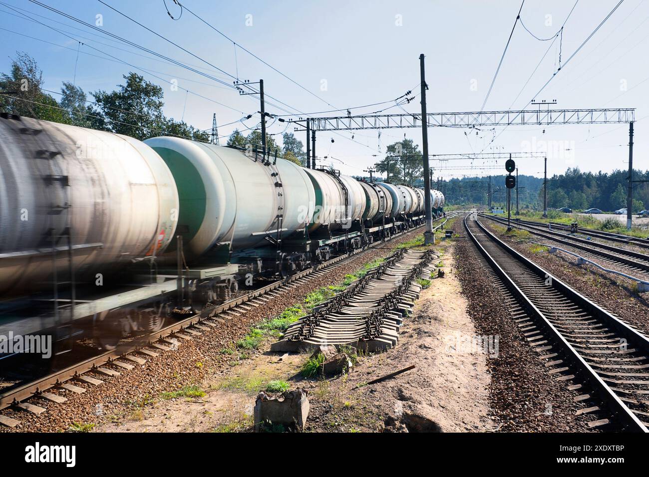 Tanks with oil on the railroad Stock Photo - Alamy