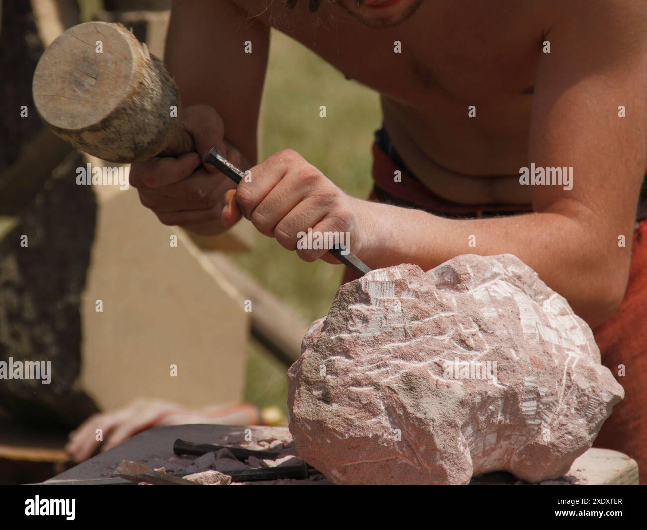 Stone mason hammer hi-res stock photography and images - Alamy