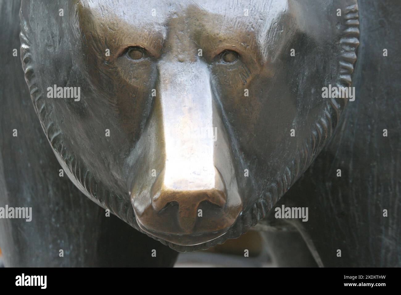 Bear monument hi-res stock photography and images - Alamy