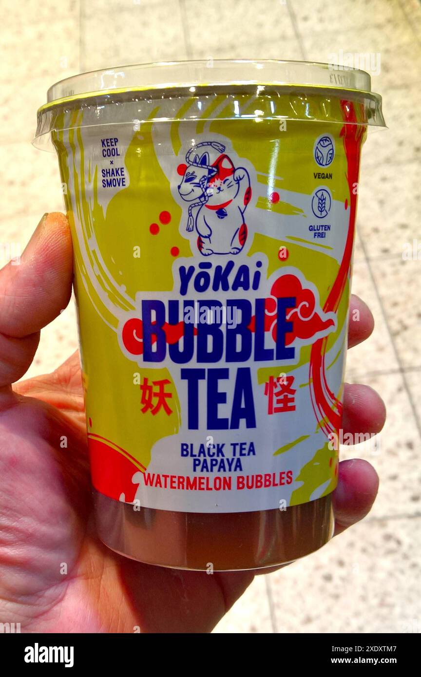 Yokai Bubble Tea mit Watermelon Bubbles, im Vertrieb der Yokai Sales ...