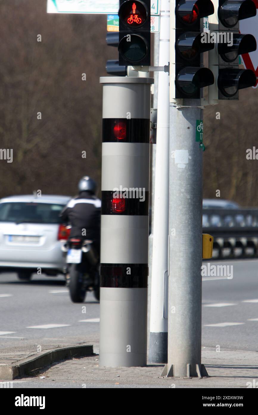 Radar trap against racing cars Stock Photo - Alamy