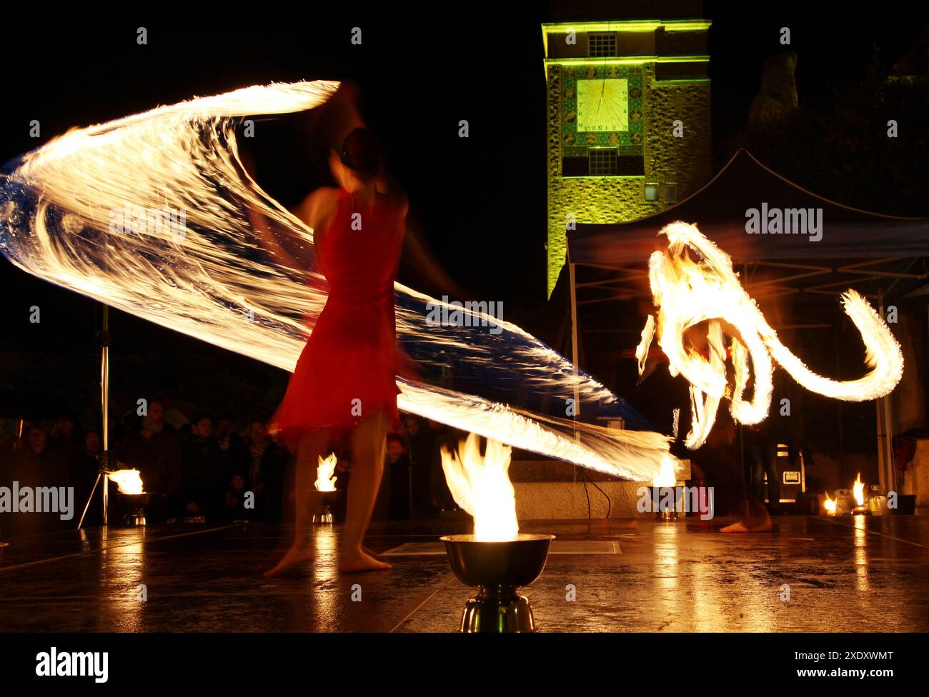 Fire walking hi-res stock photography and images - Alamy