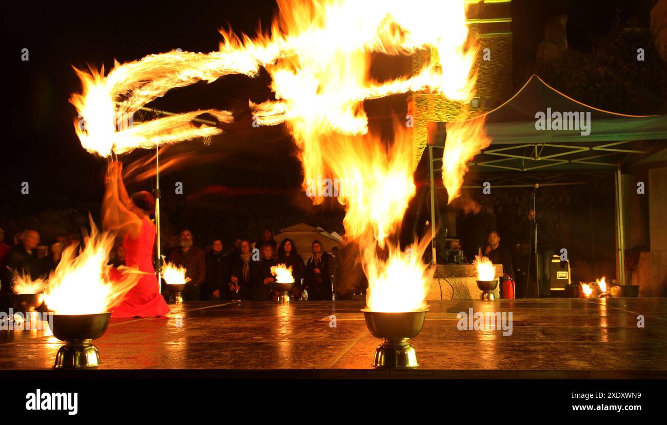 Fire walking hi-res stock photography and images - Alamy