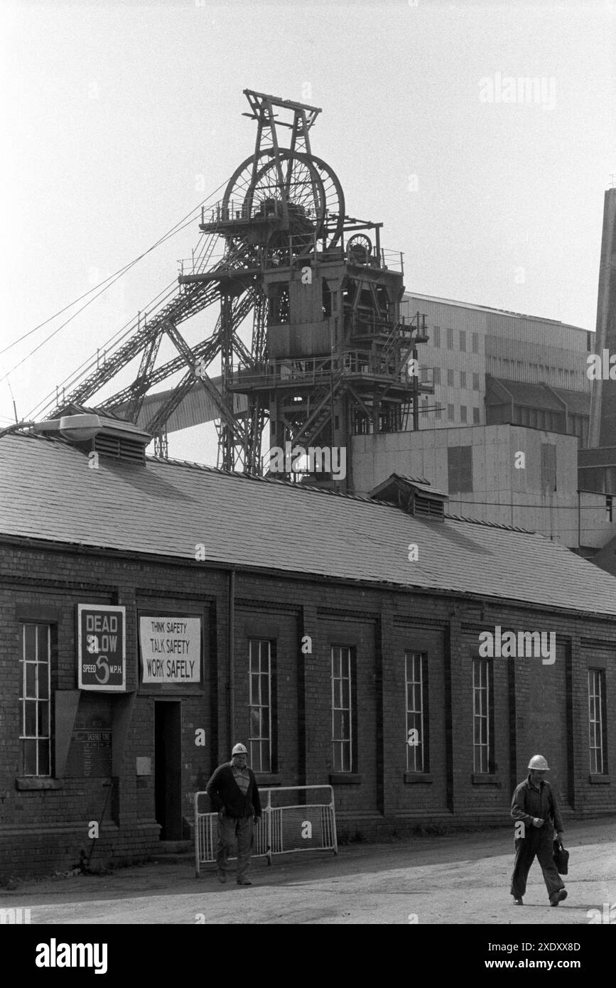 Colliery pit head winding gear hi-res stock photography and images - Alamy