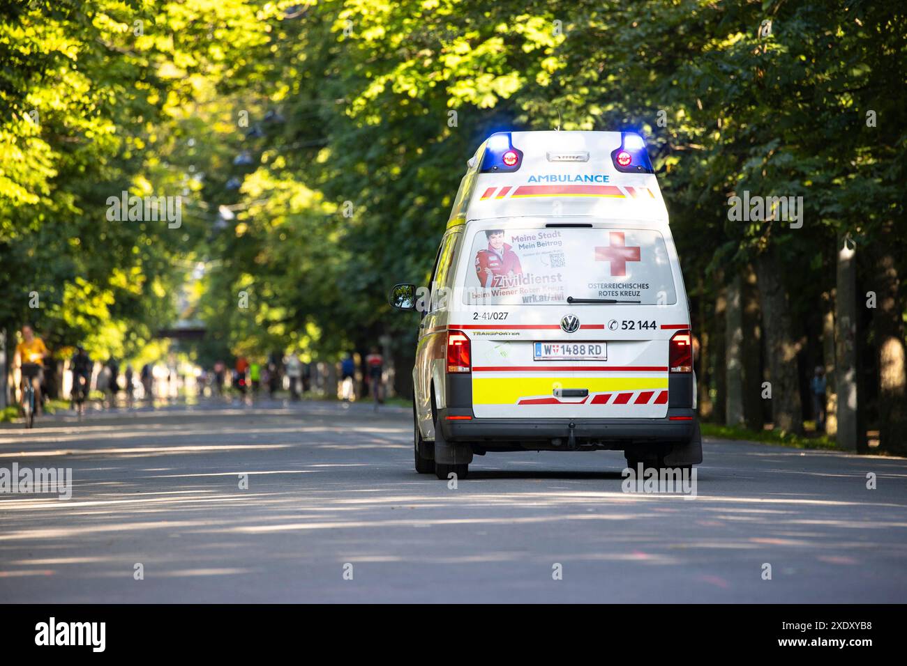 In Wien wird der Rettungsdienst und Krankentransport neben der ...