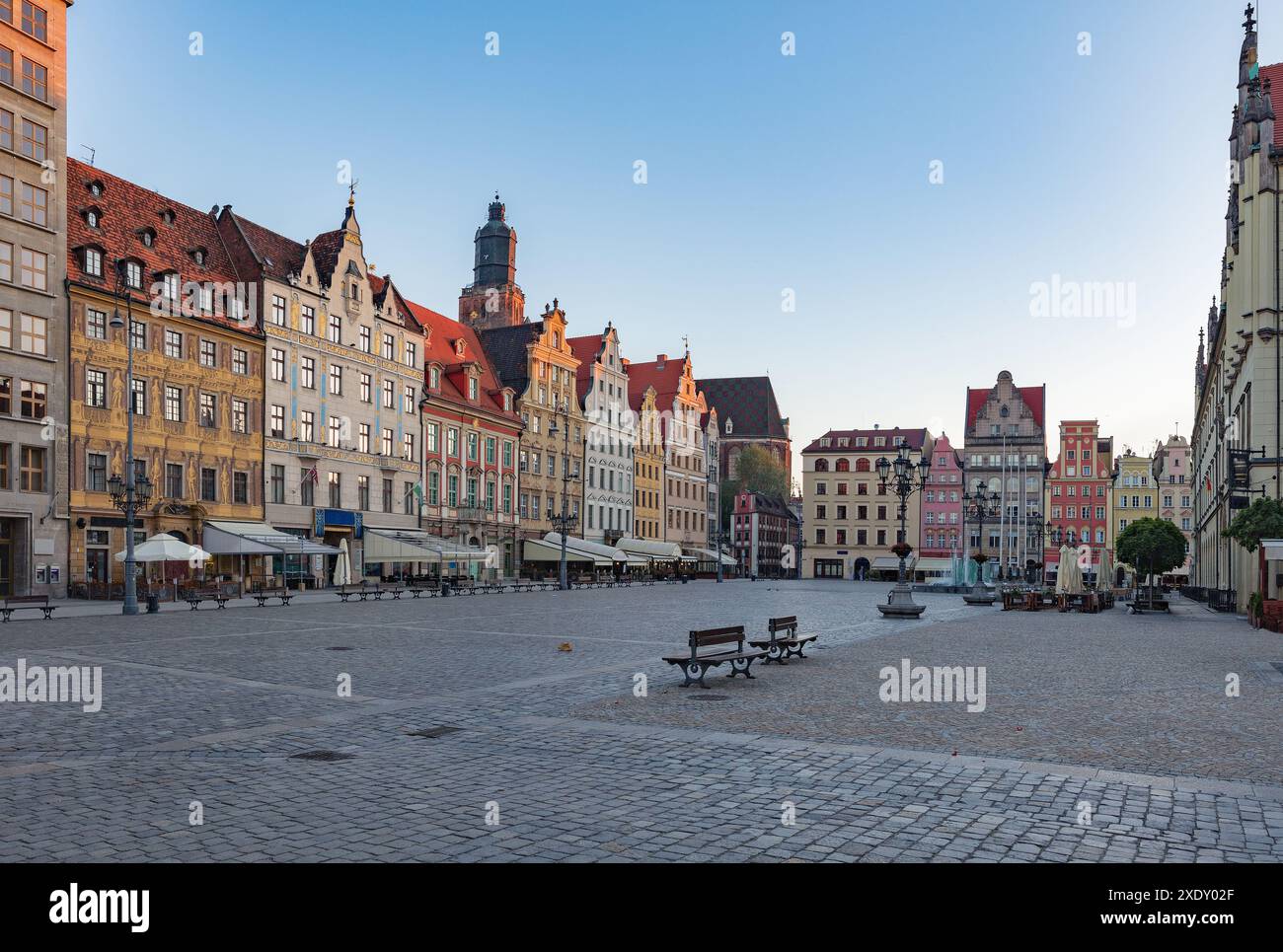 Street market lanterns in old hi-res stock photography and images - Alamy