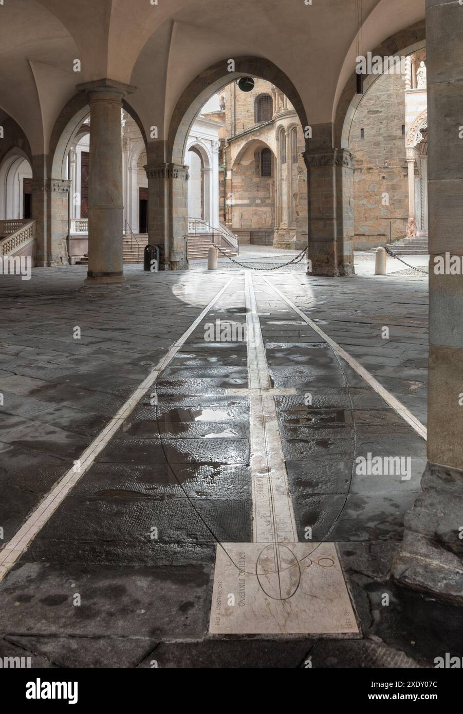 Solar architecture hi-res stock photography and images - Alamy