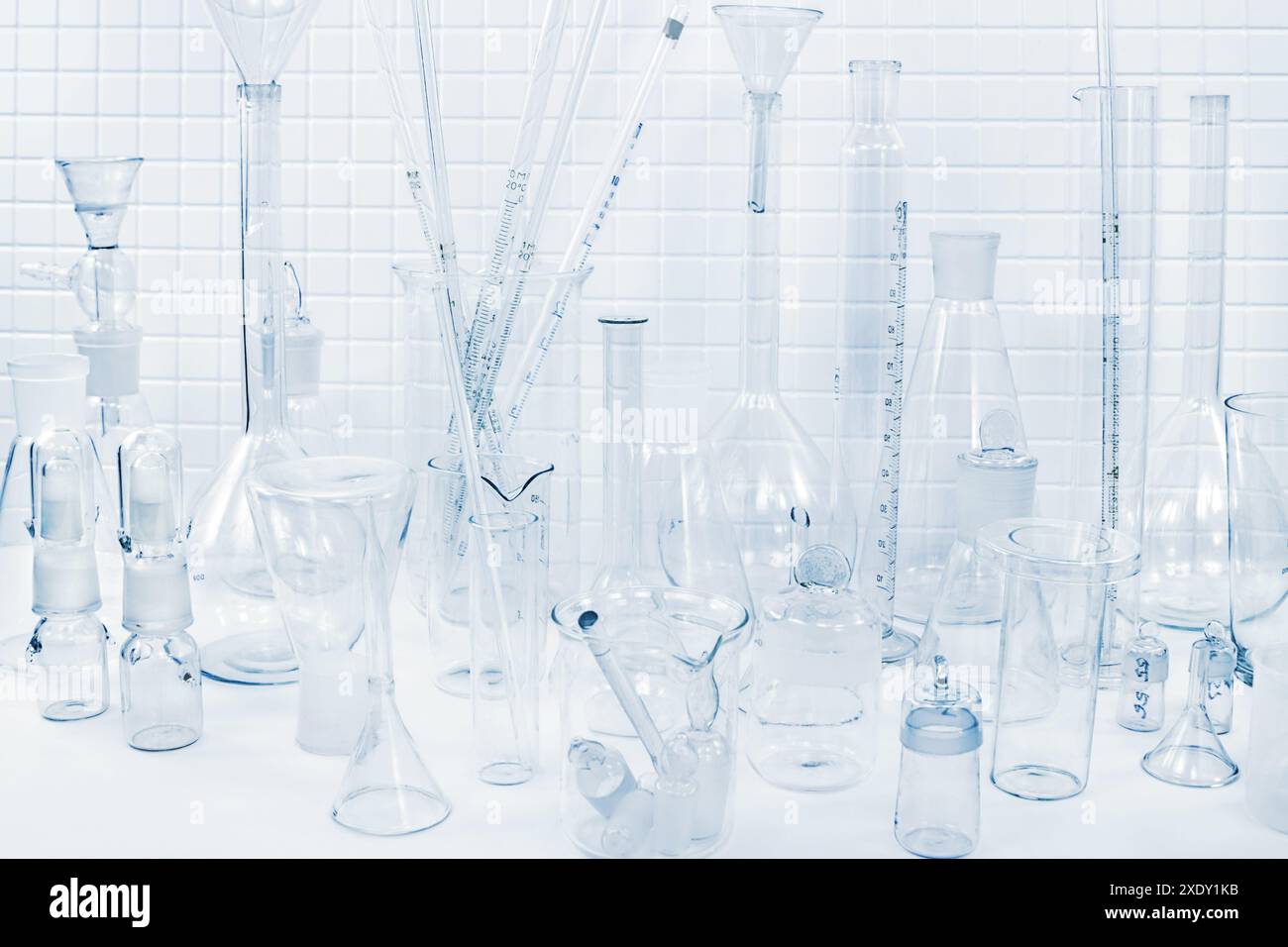Chemical laboratory glassware hi-res stock photography and images - Alamy