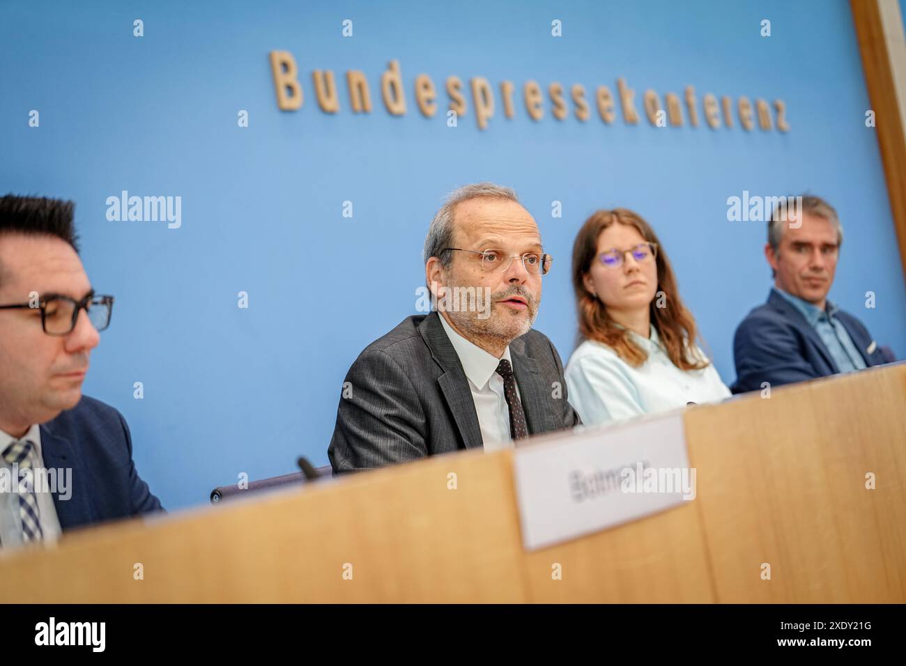 25 June 2024, Berlin: Daniel Botmann (l-r), Managing Director of the ...