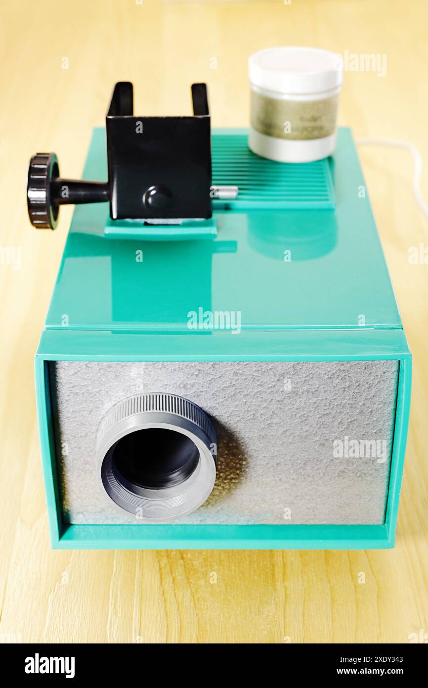 Old slide projection apparatus Stock Photo - Alamy