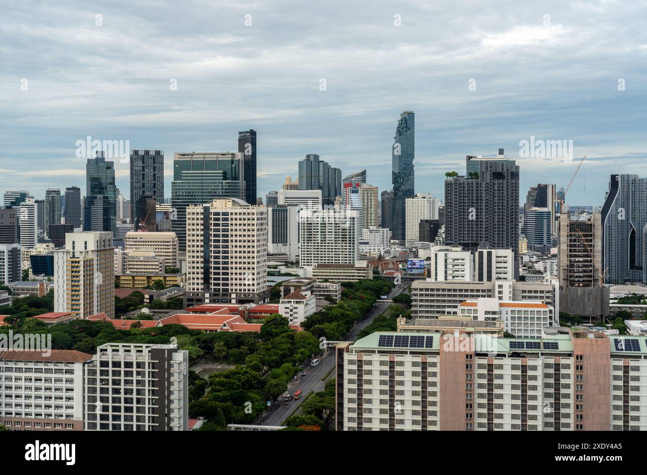 Timelapse downtown bangkok skyline busy hi-res stock photography and images - Alamy