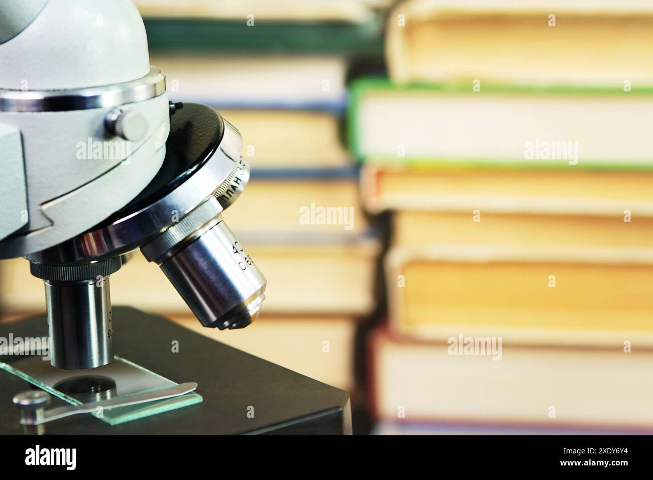 Experiment microscope hi-res stock photography and images - Alamy