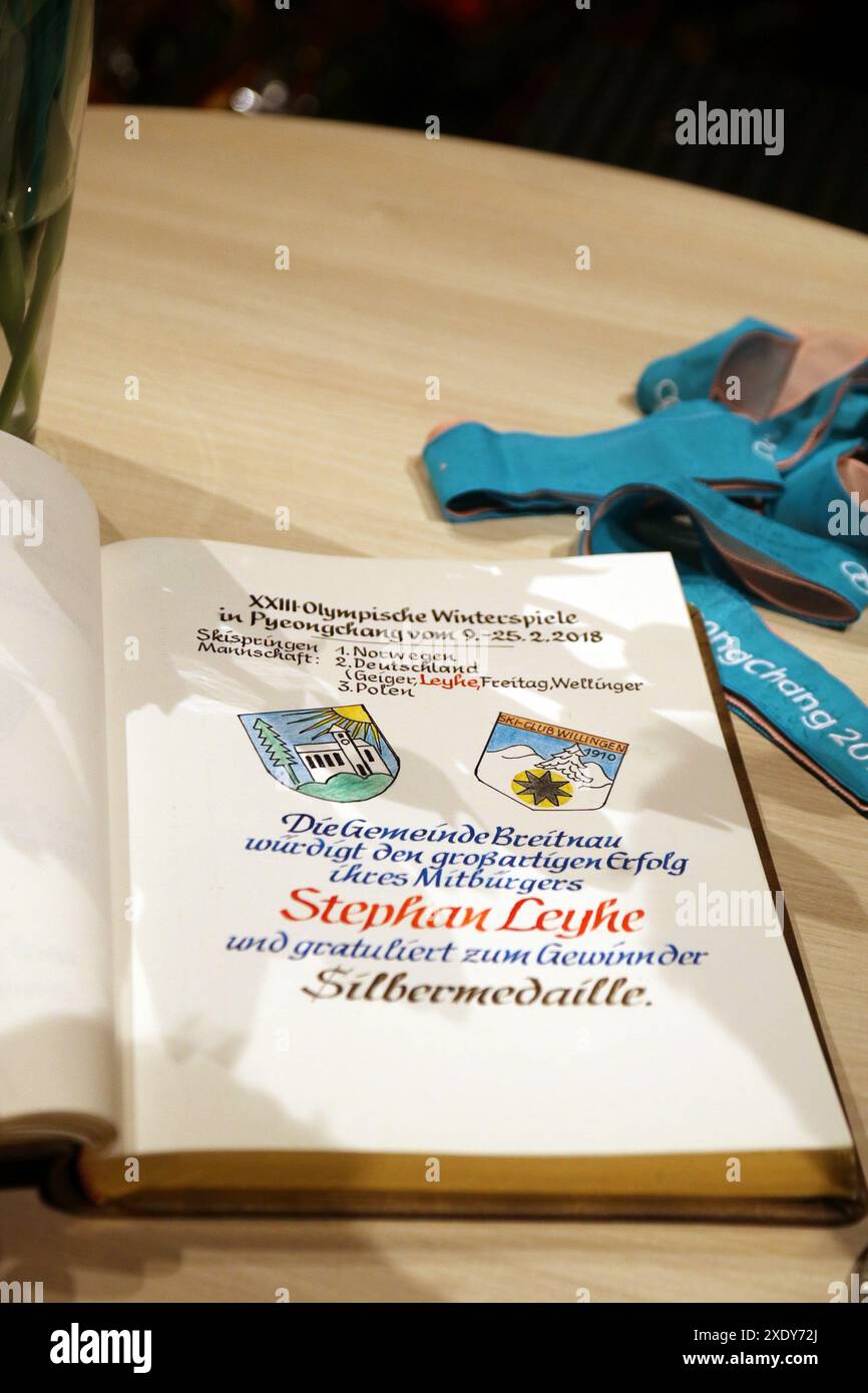 Ows hi-res stock photography and images - Alamy