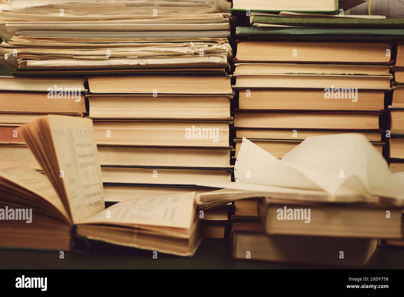 Science papers hi-res stock photography and images - Alamy