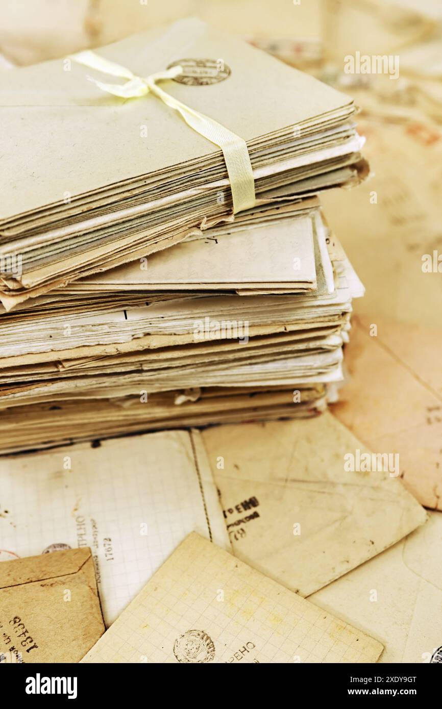 Old paper letters hi-res stock photography and images - Alamy