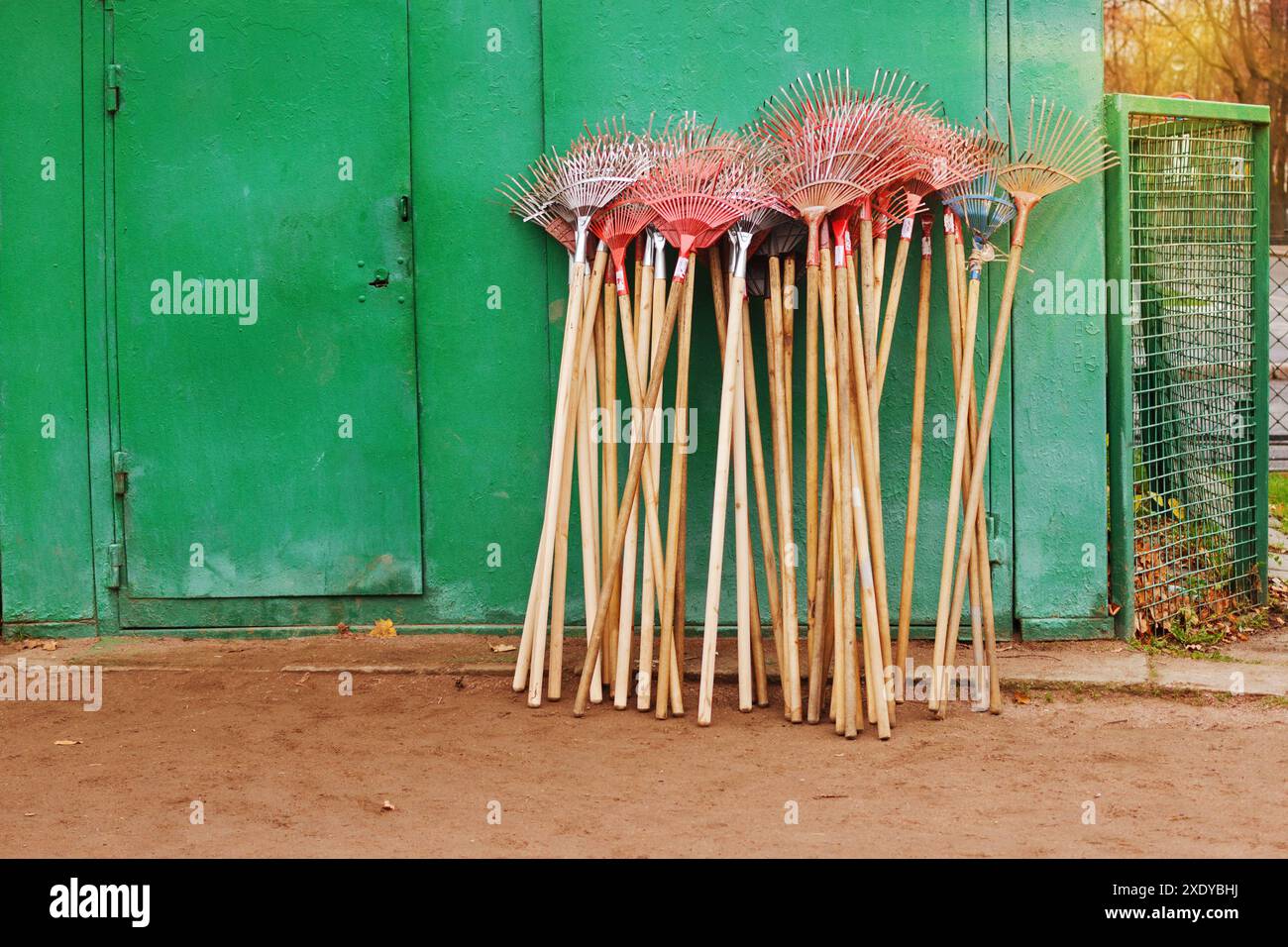 Hand leaf rake hi-res stock photography and images - Alamy