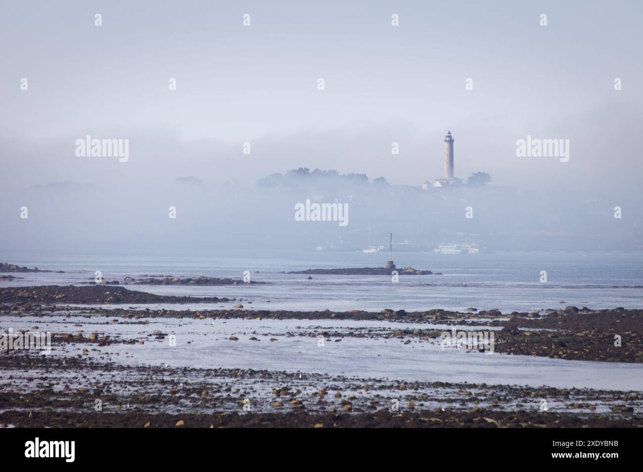geography / travel, France, Bretagne, lighthouse in fog at Roscoff ...