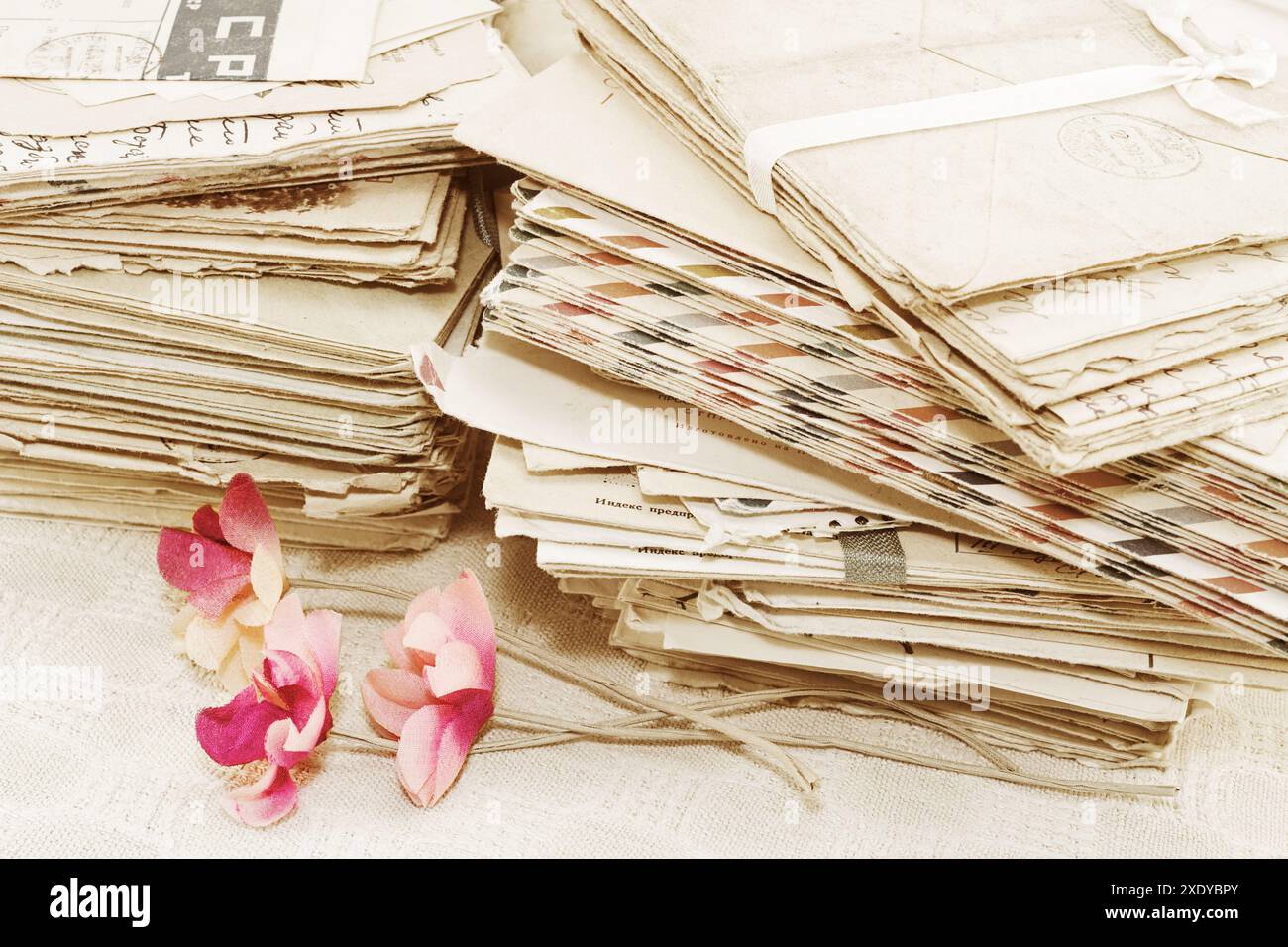 Pile of the paper postal letters Stock Photo - Alamy