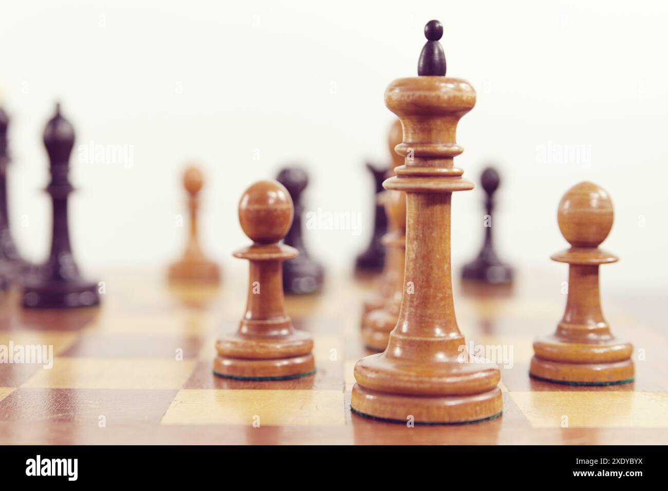 King with pawns hi-res stock photography and images - Alamy