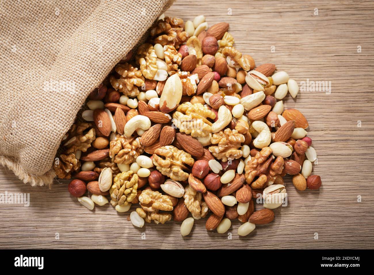 Pistachio nuts on sack hi-res stock photography and images - Alamy