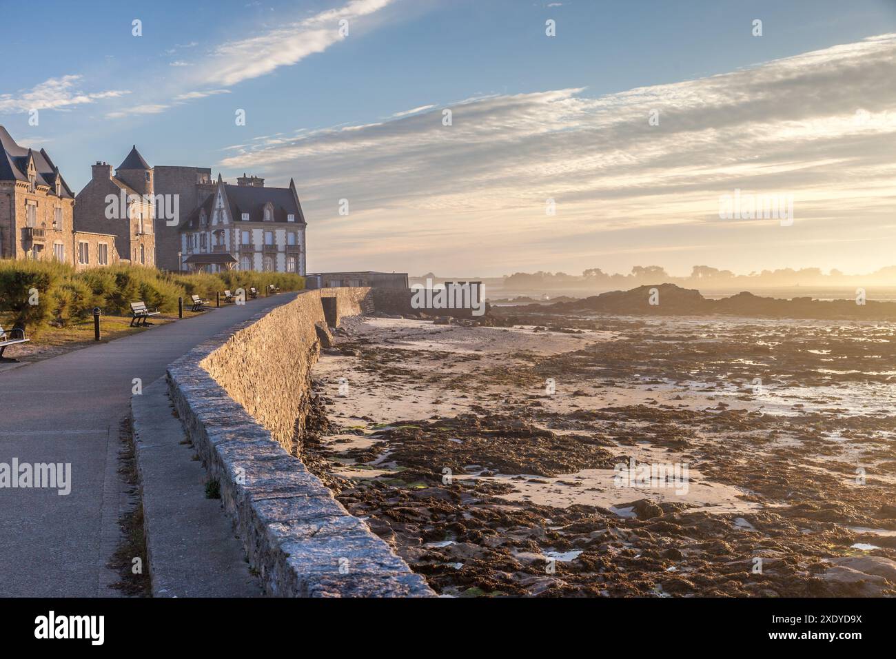 Low clearance hi-res stock photography and images - Alamy