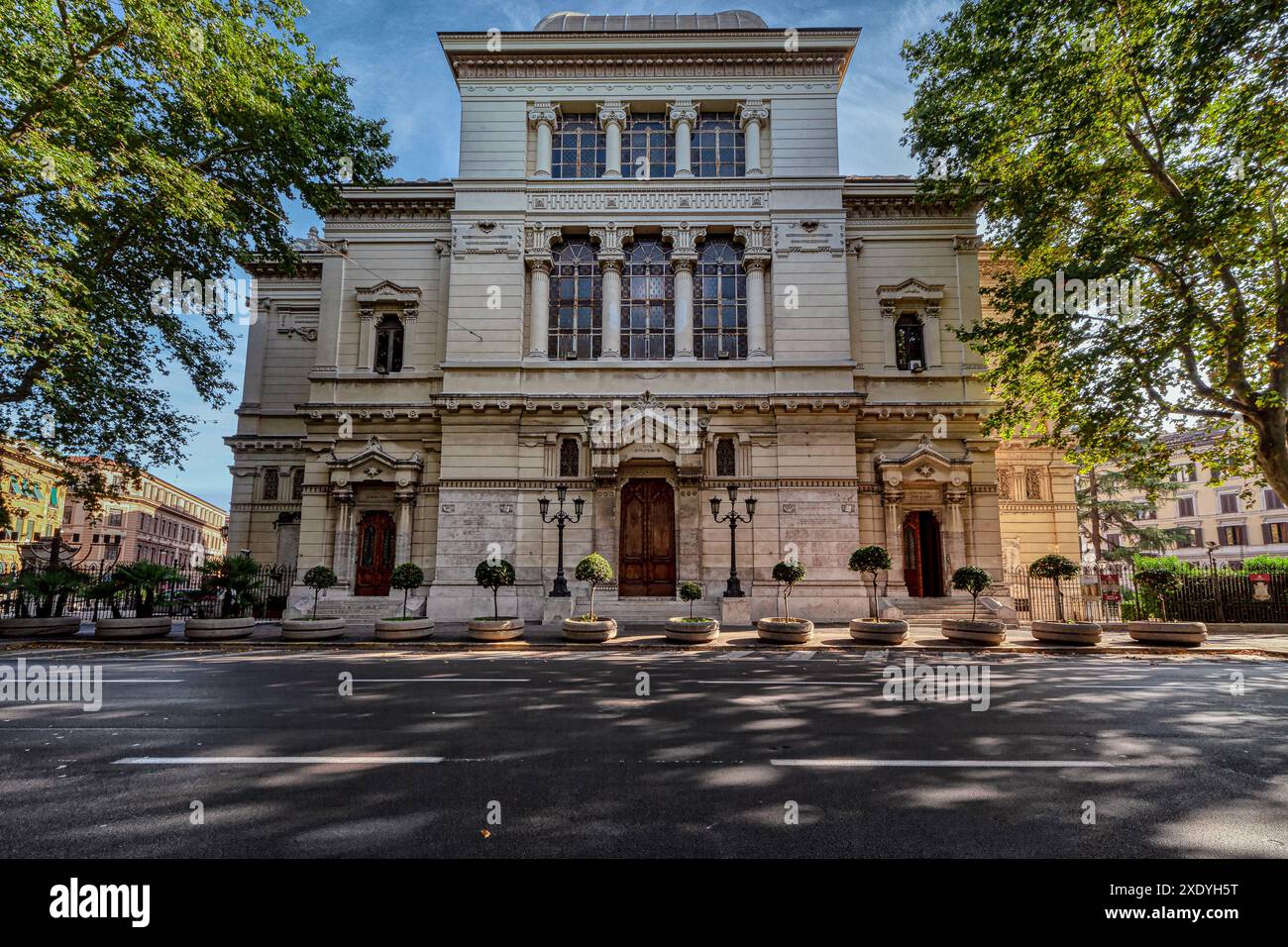 The Jewish synagogue in Rome in Italy Stock Photo - Alamy