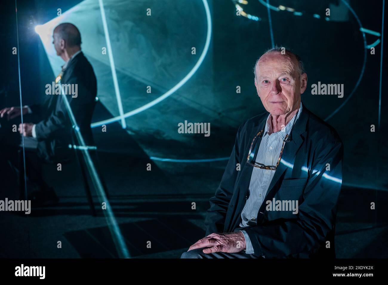 London, UK. 25th June, 2024. Anthony McCall with Split-second (Mirror) I, 2018 - Anthony McCall ...