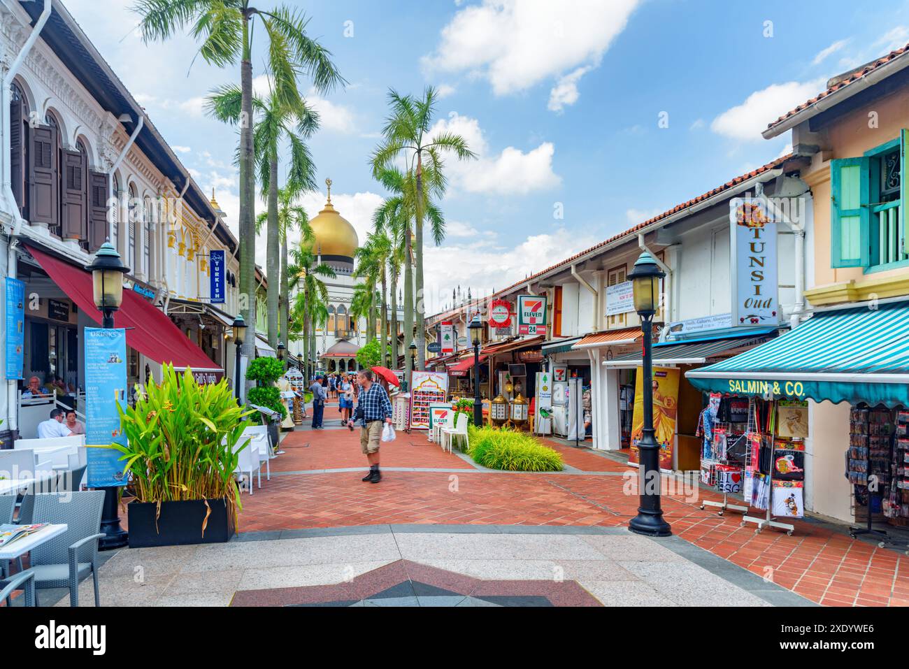 Street view arab masjid hi-res stock photography and images - Alamy