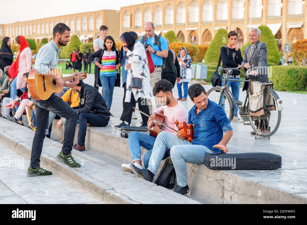 Iranian people hi-res stock photography and images - Alamy